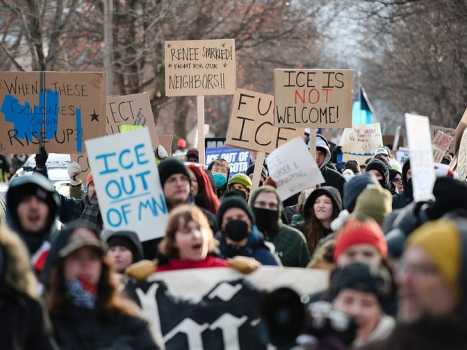 Read Bilingual News Ce que nous apprend Minneapolis in French with ...