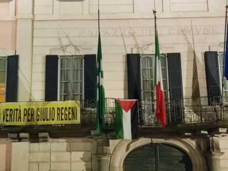Read Bilingual News La bandiera palestinese resta esposta sul balcone ...